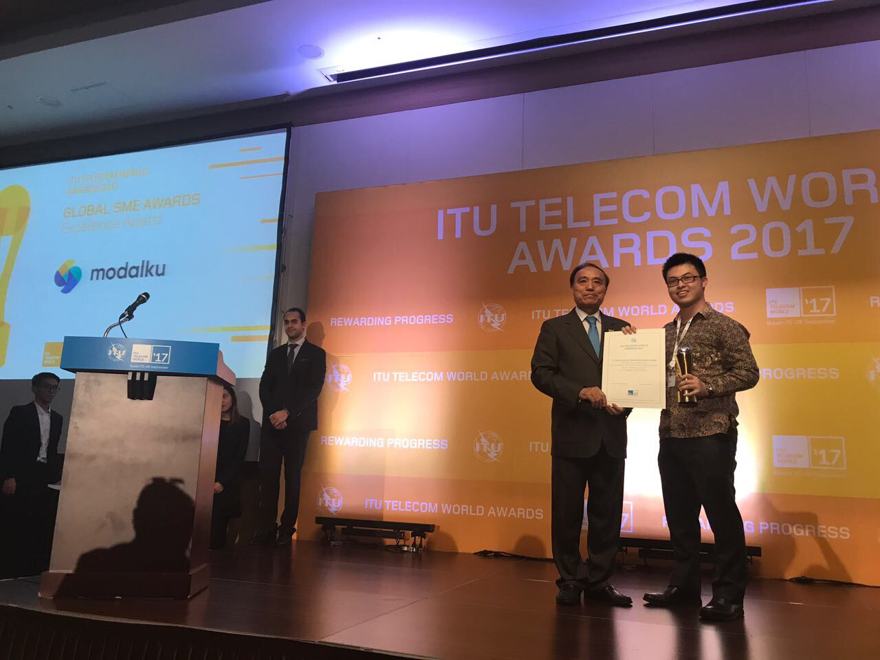 Funding Societies (Modalku) Wins Global SME Excellence Award from ...